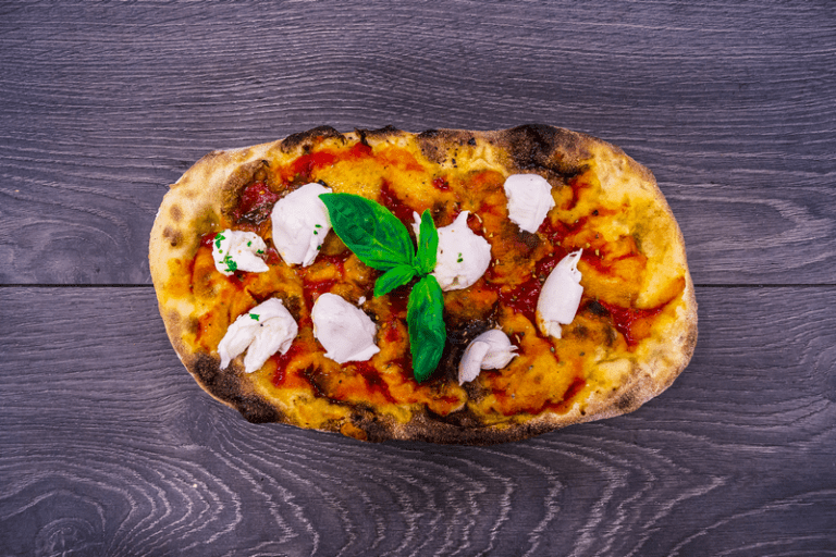 Pinsa Bufalina Con Mozzarella di Bofala Dop - Consegna Gratis, Ordinala!